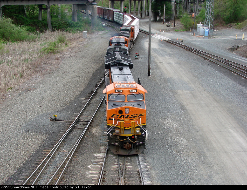 BNSF 3795 South at Delta Yard
